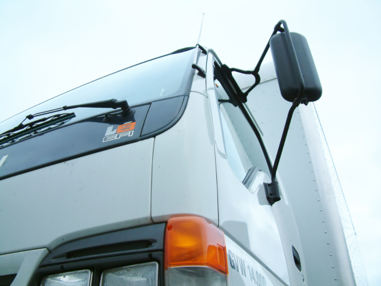 Box Truck Repair: Emergency Service for Roadside Repairs - RRS